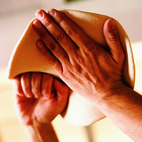 How to toss a pizza - Sunset Magazine