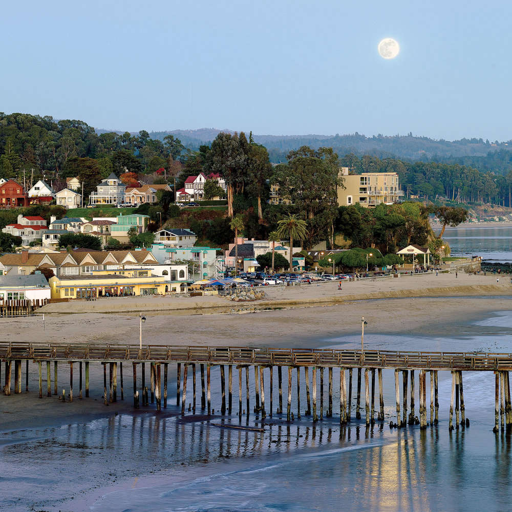 5 small towns where the coastline takes center stage - Sunset Magazine