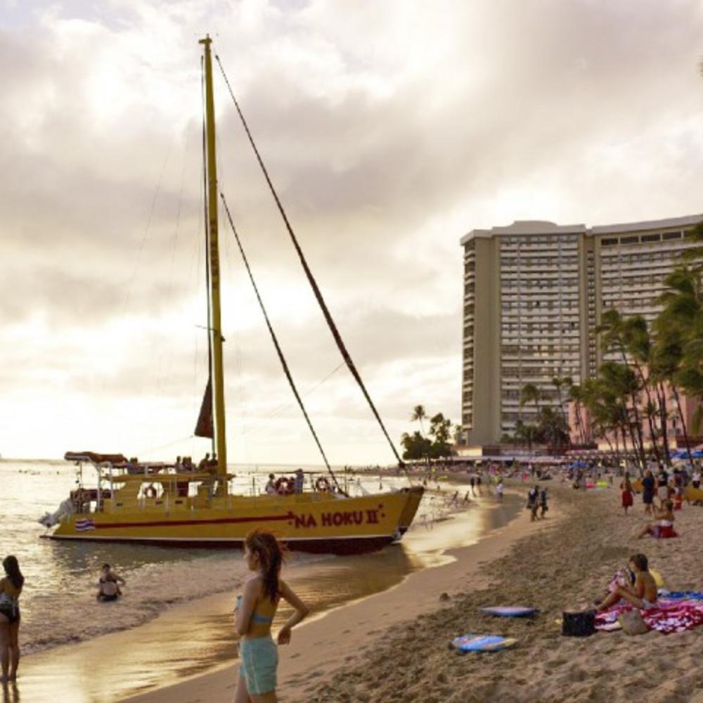 All hail the Duke, Hawaii's surf pioneer - Sunset Magazine