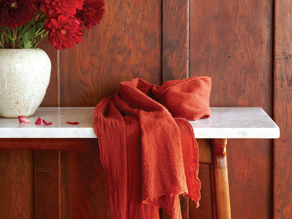 Create a brilliantly hued natural dye for a wool scarf with this ...