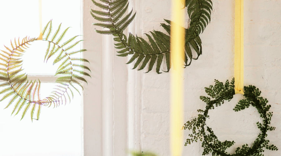 Natural Materials Reign in These Elegant DIY Wreaths and Garlands ...