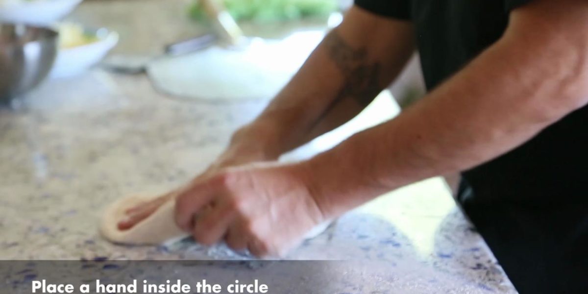 How to stretch pizza dough – Sunset Magazine