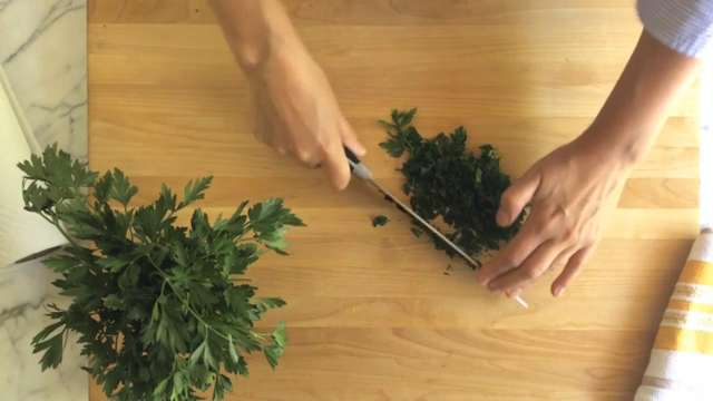 How to Chop Parsley